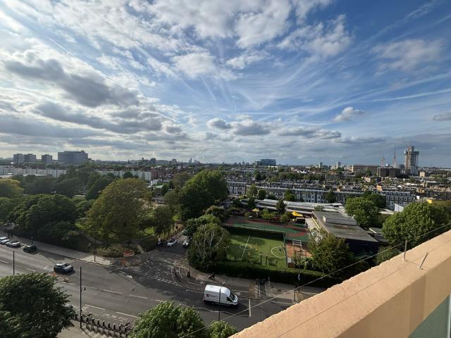 4 beds apartment For Rent
