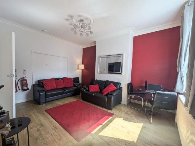 4 Beds Property