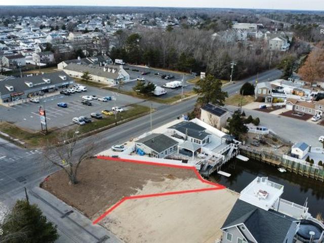 4 Betty Dr, Beach Haven West, NJ 08050