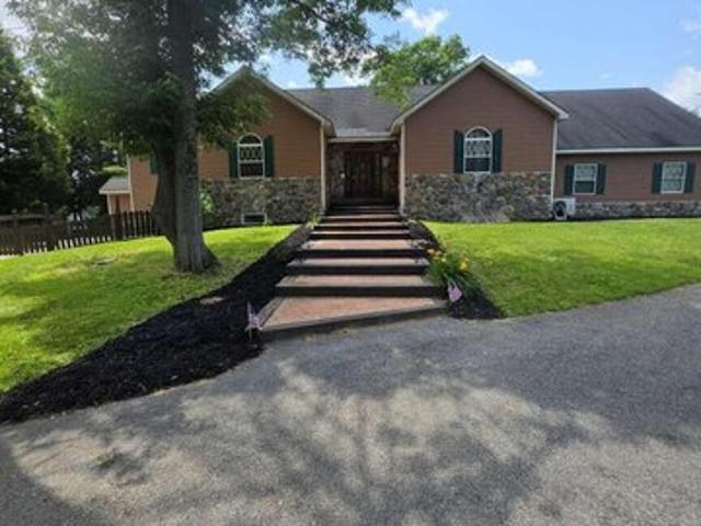 4 Big Bay Rd, Queensbury, NY 12804