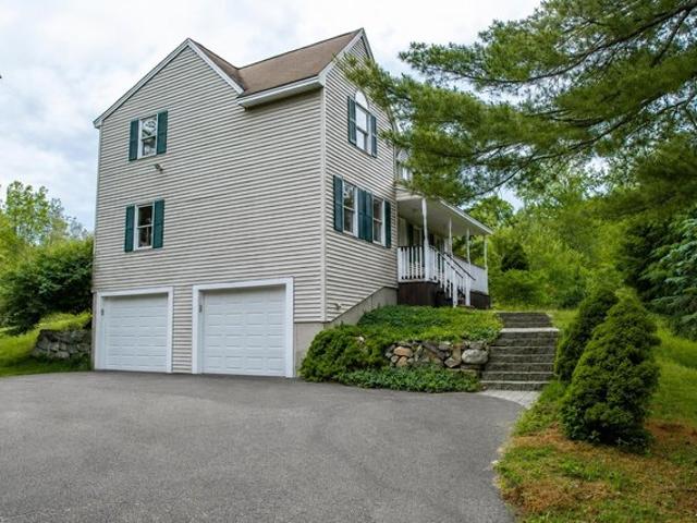 4 Bingham Cir, Sandown, NH 03873
