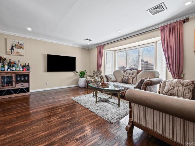 4 Birchwood Park Drive