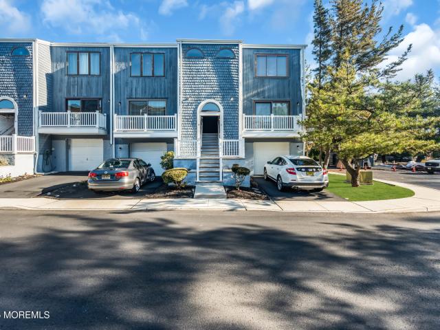 4 Black Pine Lane