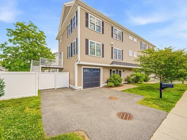 4 Boynton St Unit 1, Waltham, MA 02453
