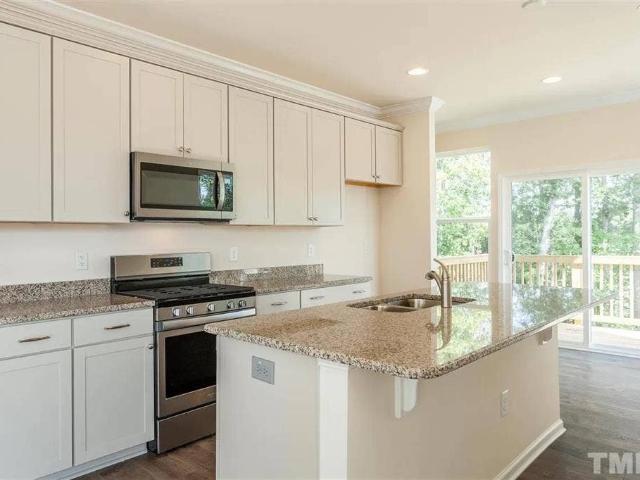 4 BR in Apex
