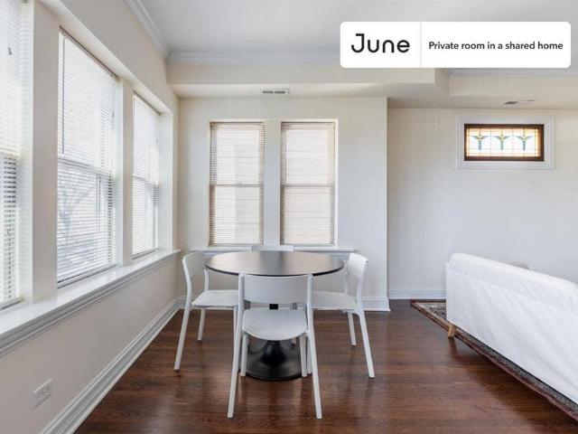 4 BR in Chicago