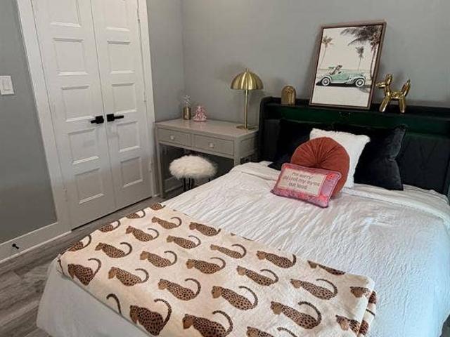 4 BR in Houston