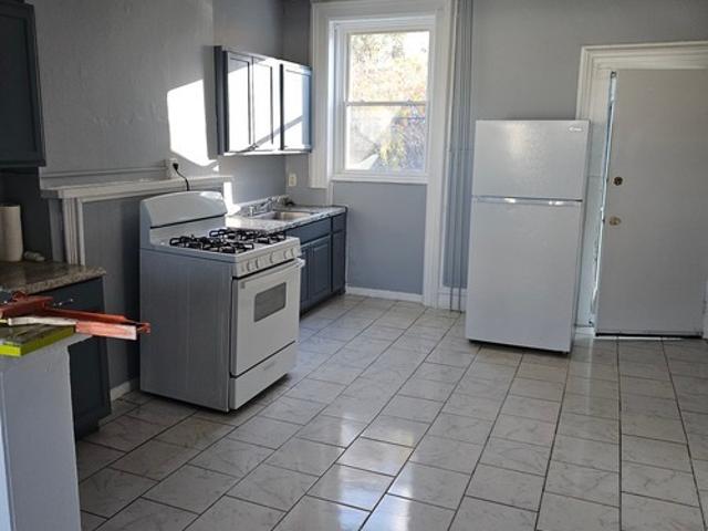 4 BR, 1.5 BA Apartment 3 Essex St, Unit 4, Albany, NY 12206