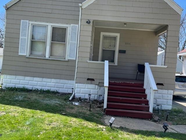 4 BR, 1.5 BA Apartment 1016 E Gift Ave, Peoria, IL 61603