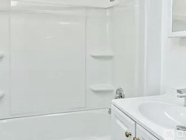 4 BR, 1.5 BA Apartment 10 E Berkeley St, Uniontown, PA 15401