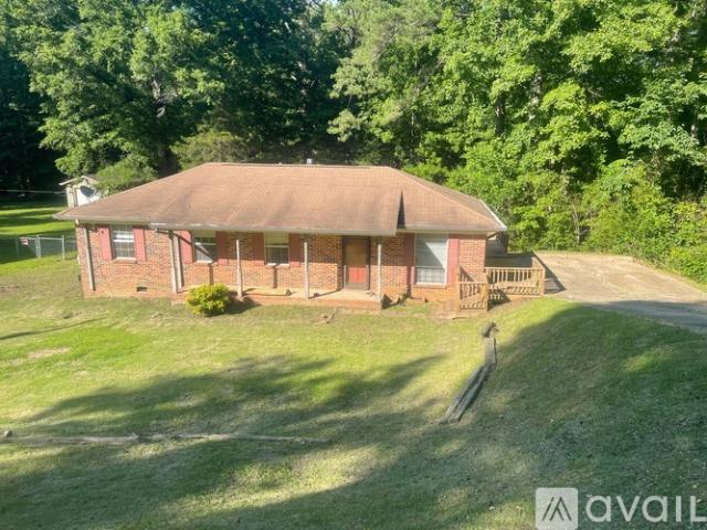 4 BR, 1.5 BA Apartment 1209 Cherokee Rd, Jasper, AL 35501