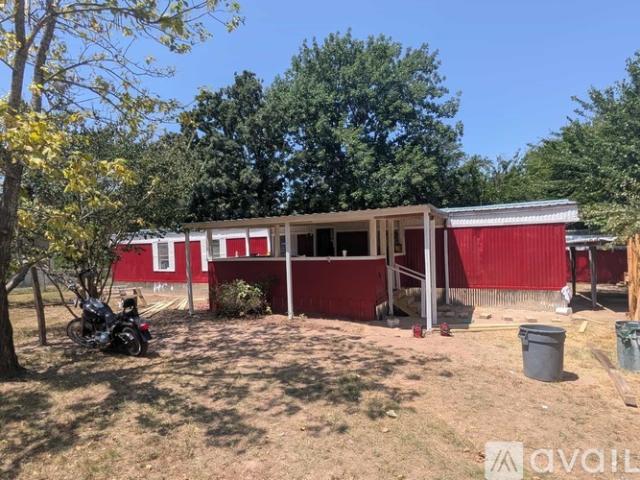 4 BR, 1.5 BA Apartment 133 Erie Dr, Mabank, TX 75156