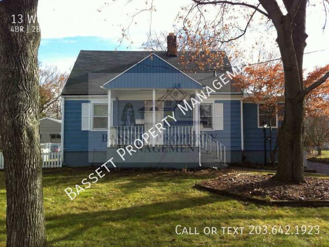 4 BR, 1.5 BA Apartment 13 Woodside Dr, North Haven, CT 06473