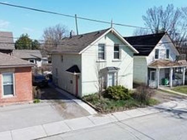 4 BR, 1.5 BA Apartment 140 Antrim Street, Peterborough, ON K9H 3G3
