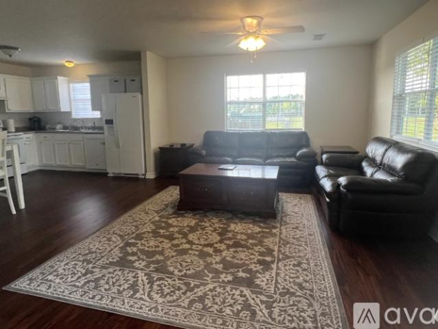 4 BR, 1.5 BA Apartment 1423 Hamilton St, Conway, AR 72032