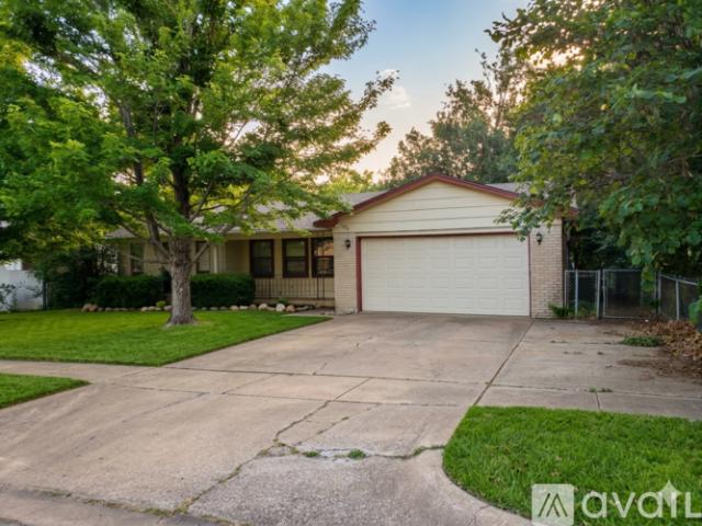 4 BR, 1.5 BA Apartment 1616 South 5th Place, Broken Arrow, OK 74012