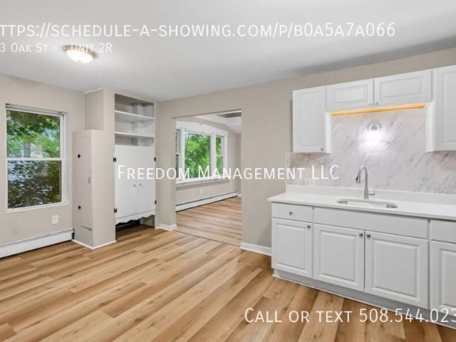 4 BR, 1.5 BA Apartment 1 3 Oak St, Clinton, MA 01510