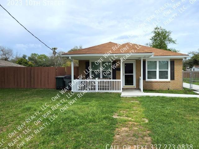4 BR, 1.5 BA Apartment 2023 10th Street, Lake Charles, LA 70601