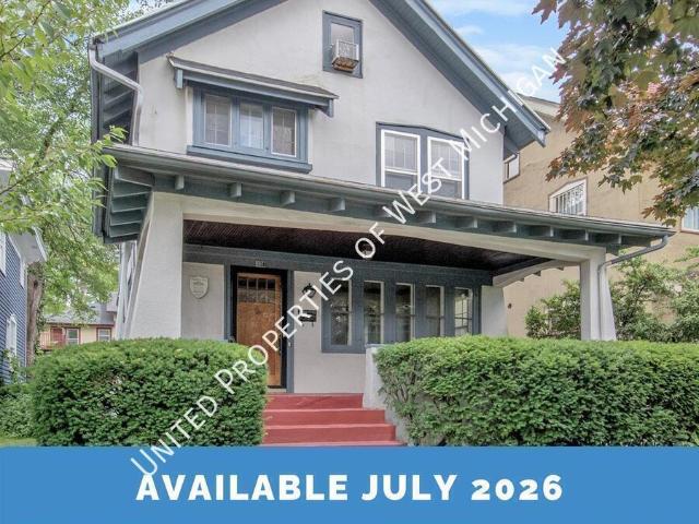 4 BR, 1.5 BA Apartment 304 College Ave NE, Grand Rapids, MI 49503