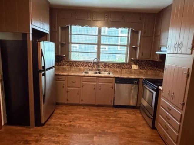 4 BR, 1.5 BA Apartment 3160 Lake Ave, Hapeville, GA 30354