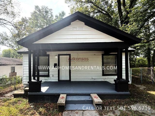 4 BR, 1.5 BA Apartment 3813 W. 19th Street, Little Rock, AR 72204