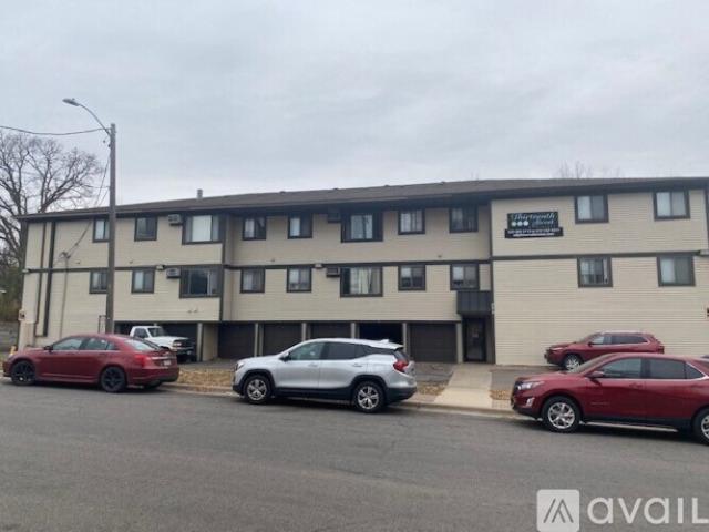 4 BR, 1.5 BA Apartment 525 13 Th St S, Unit 100, St. Cloud, MN 56301