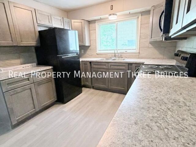 4 BR, 1.5 BA Apartment 536 Ames Place, Ferguson, MO 63135