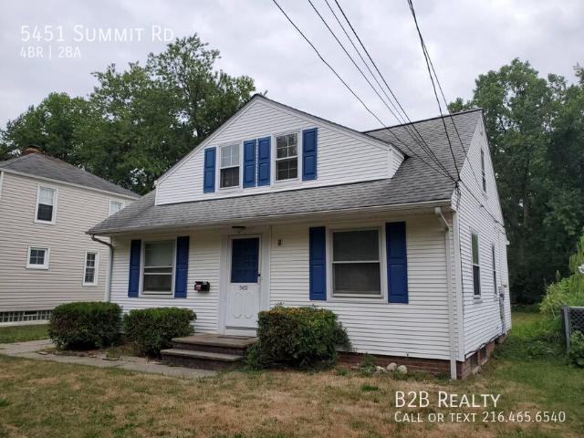 4 BR, 1.5 BA Apartment 5451 Summit Rd, Lyndhurst, OH 44124