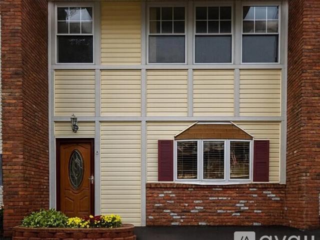 4 BR, 1.5 BA Apartment 56 Coolidge St, Unit 2, Haverstraw, NY 10927