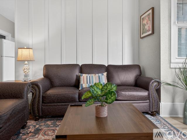 4 BR, 1.5 BA Apartment 700 Broadway Ave NW, Unit 1, Grand Rapids, MI 49504