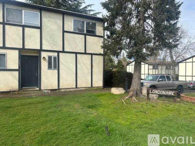 4 BR, 1.5 BA Apartment 795 Park St, Unit 6, Ashland, OR 97520