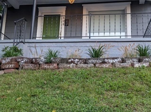 4 BR, 1.5 BA Apartment 808 Hunt Ave, Charleston, WV 25302