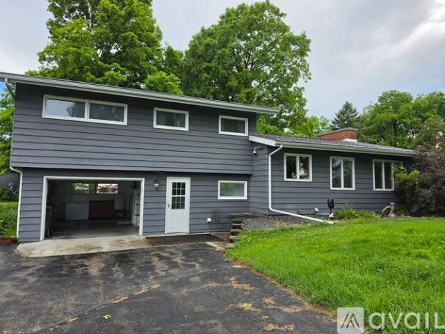 4 BR, 1.5 BA Apartment 9628 U S 14, Evansville, WI 53536