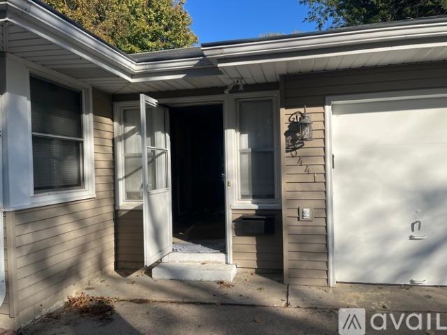 4 BR, 1.8 BA Apartment 10441 York Avenue South, Minneapolis, MN 55431