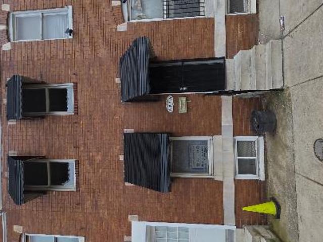 4 Br, 1 bath, Townhouse/Brownstone/RowHouse 2515 Christian St