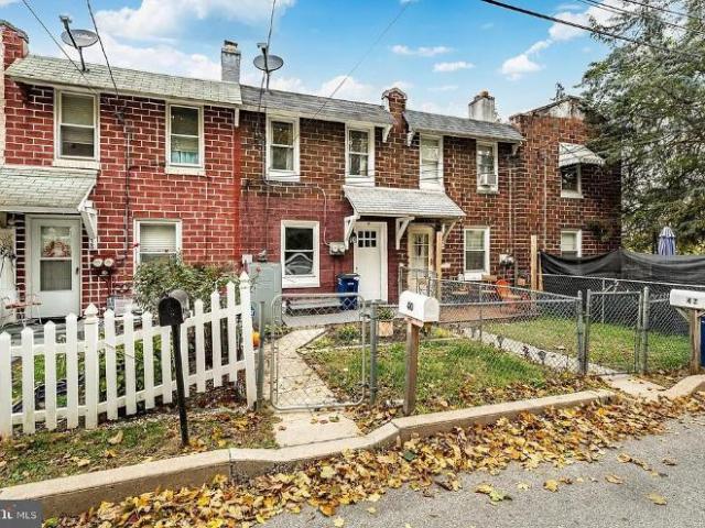 4 Br, 1 bath, Townhouse/Brownstone/RowHouse 40 Beech Street