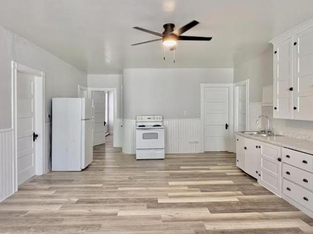 4 Br, 1 bath, Apartment 151 Oxford St