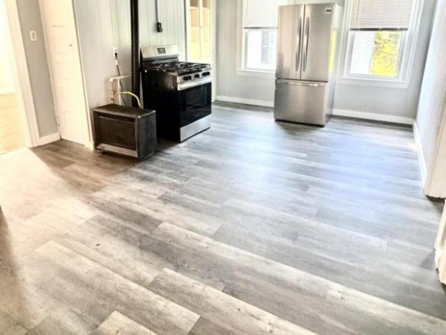 4 Br, 1 bath, Apartment 16 Groton St