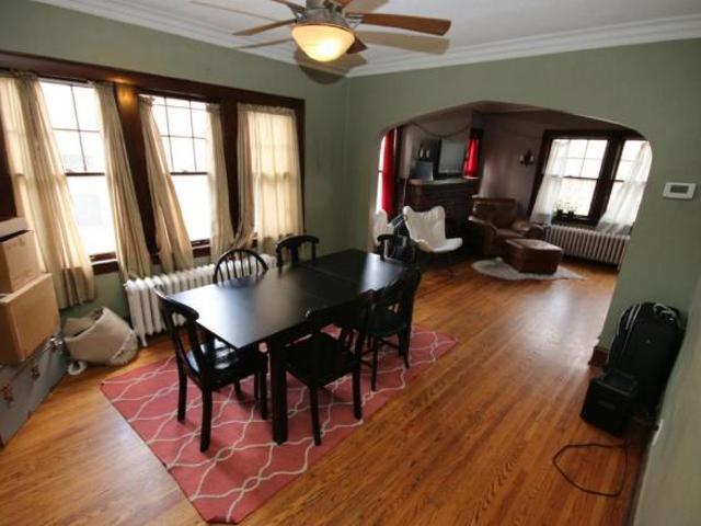 4 Br, 1 bath, Apartment 2078 Saint Clair Ave