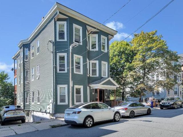 4 Br, 1 bath, Apartment 22 Fisher Avenue