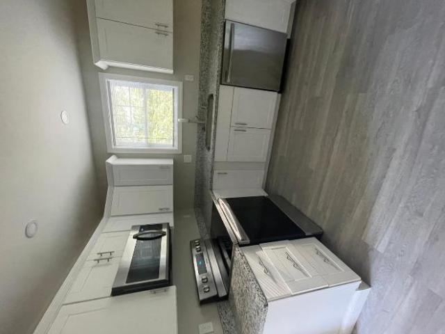 4 Br, 1 bath, Apartment 37 Newtown Rd