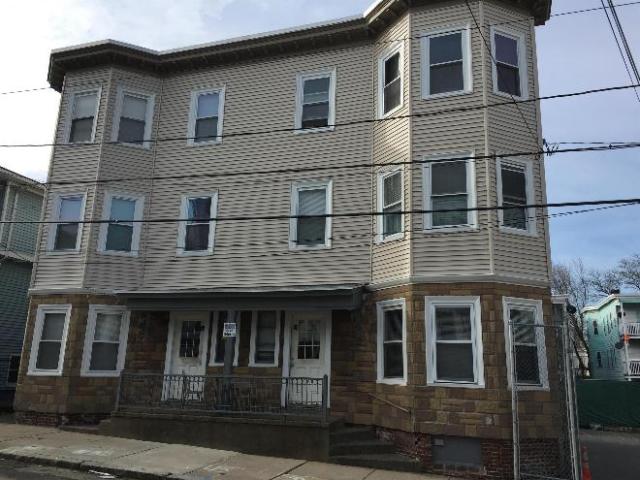 4 Br, 1 bath, Apartment 55 Maverick Street