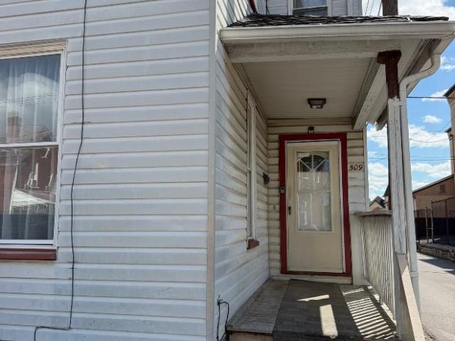 4 Br, 1 bath, Condo 507 24th St