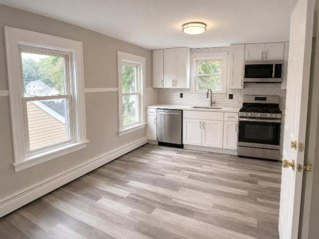 4 Br, 1 bath, Condo 521 Washington St