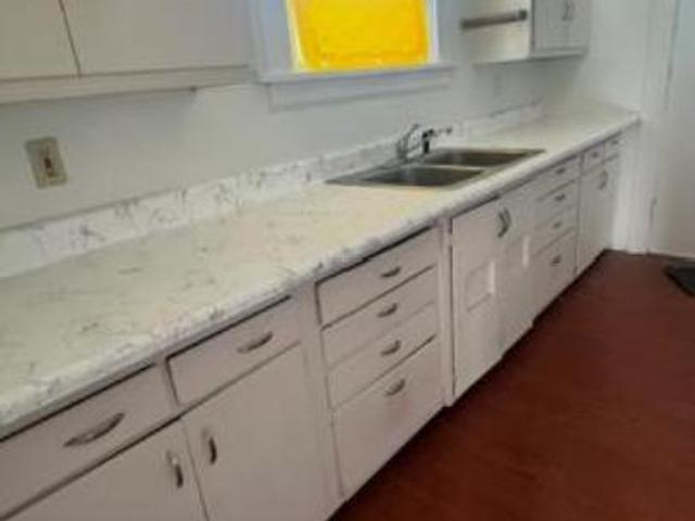 4 Br, 1 bath, Condo 603 NE Beech St