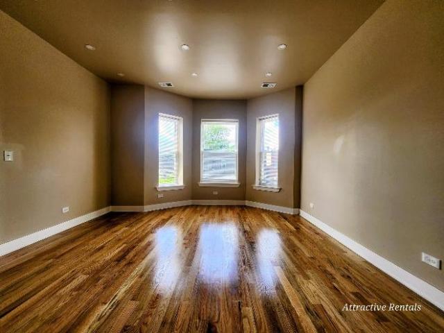 4 Br, 1 bath, Condo 6343 S Elizabeth St