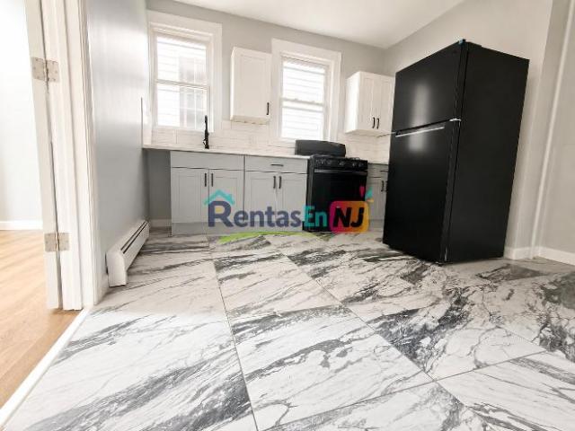 4 Br, 1 bath, Condo 65 Hudson St