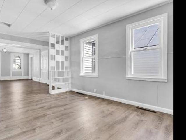 4 Br, 1 bath, Condo 68 Union St