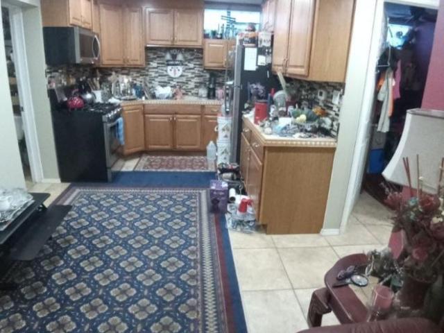 4 Br, 1 bath, Condo 7068 N Sheridan Rd