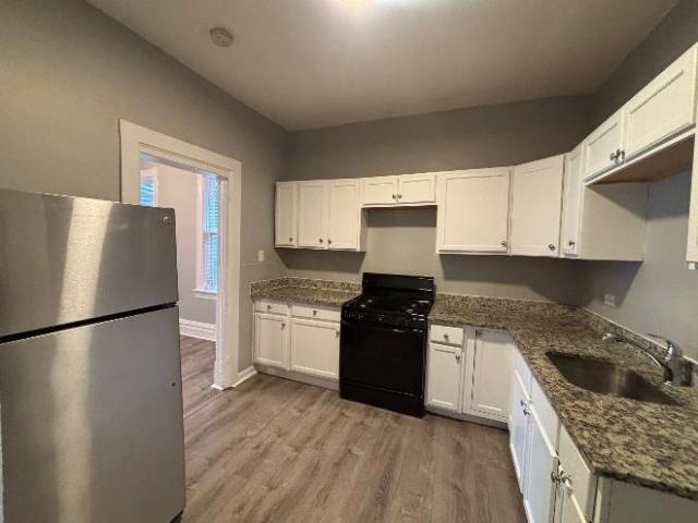 4 Br, 1 bath, Condo 7636 S Drexel Ave